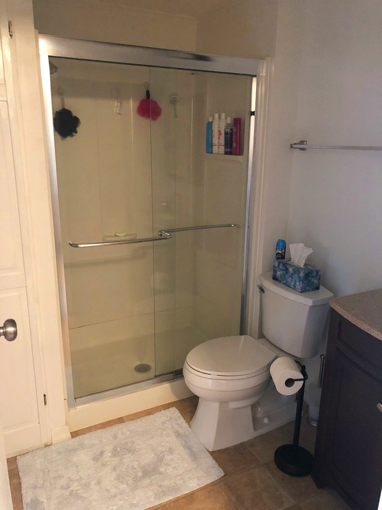 40 meadowbrook rear bathroom - Pine View